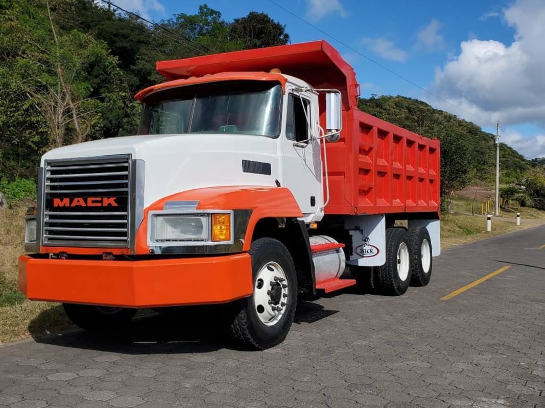 Camión Volquete Mack CH | Compra y Venta Nicaragua